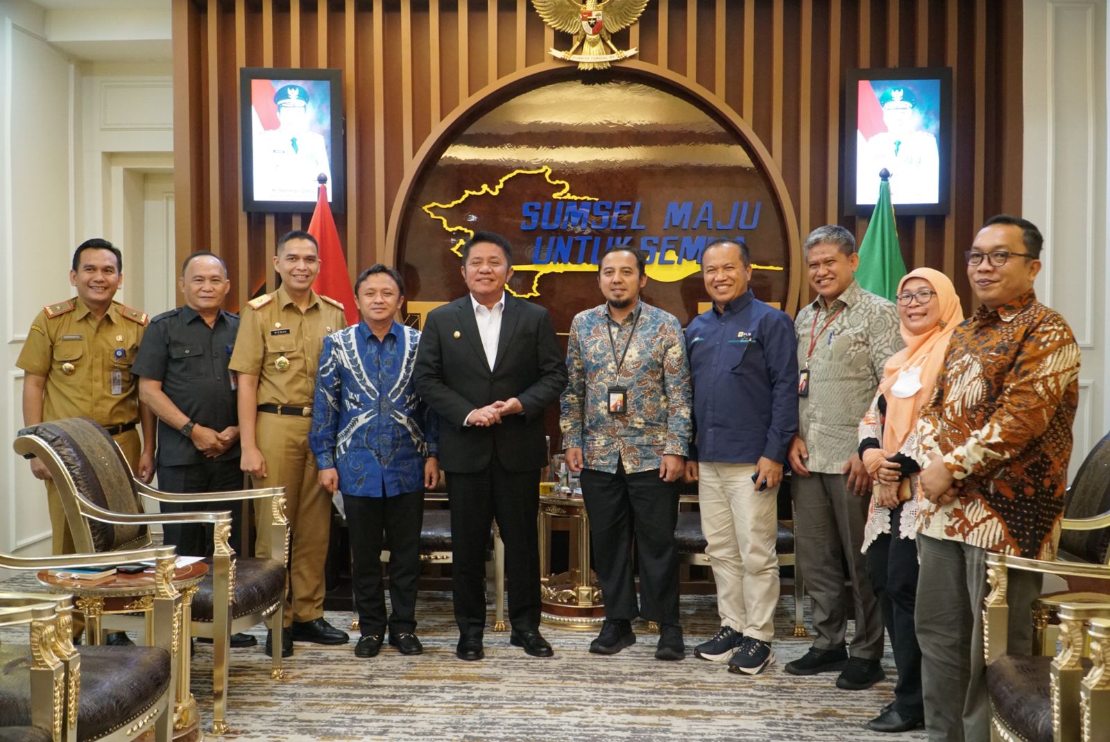 Pemprov - HD Terima Kunjungan Dirut PT Indonesia Comnets Plus Pemprov - HD Terima Kunjungan Dirut PT Indonesia Comnets Plus