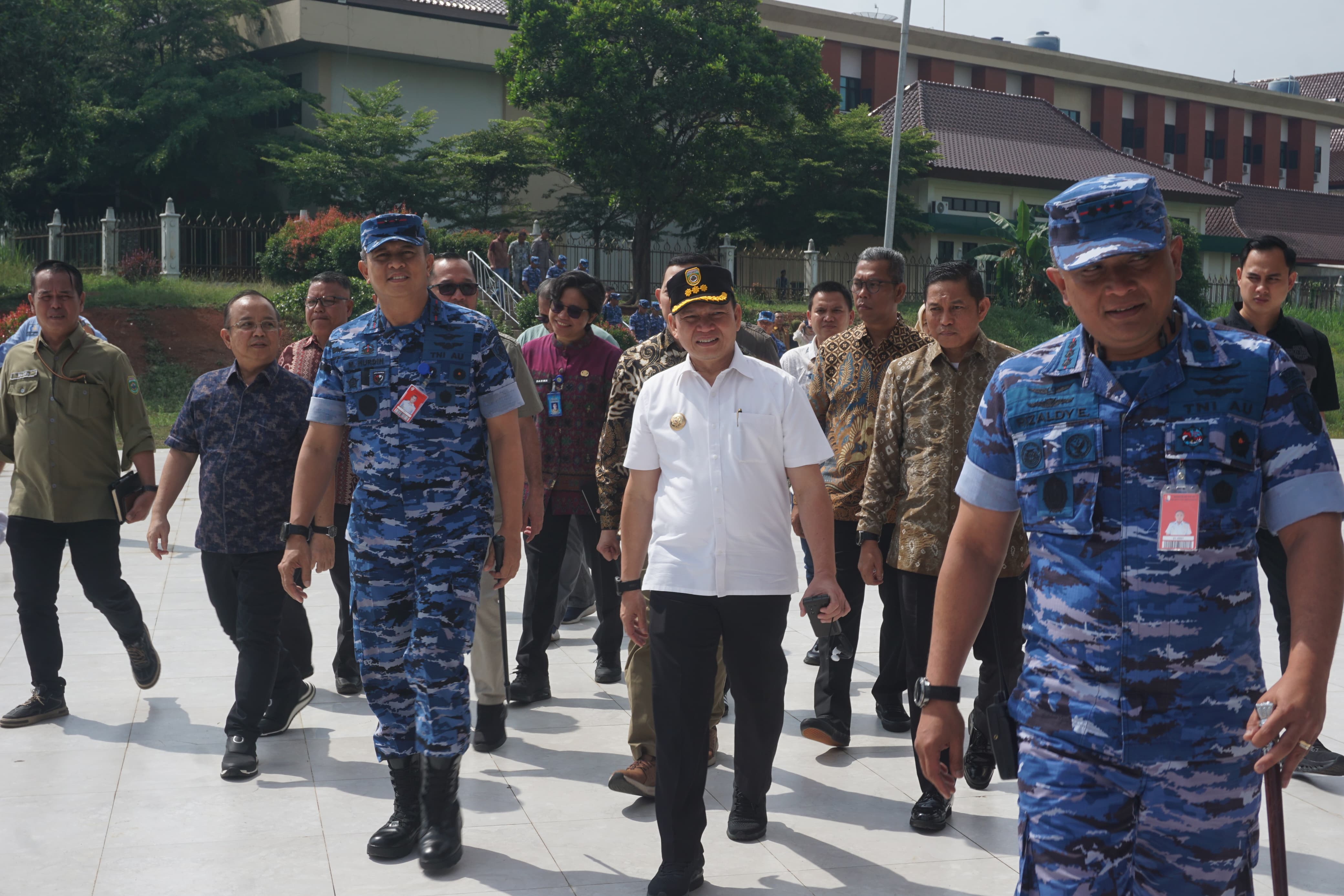 Pj Gubernur Elen Setiadi bersama PANGKOOPSUD I Tinjau Lokasi Aset ... Pj Gubernur Elen Setiadi bersama PANGKOOPSUD I Tinjau Lokasi Aset ...